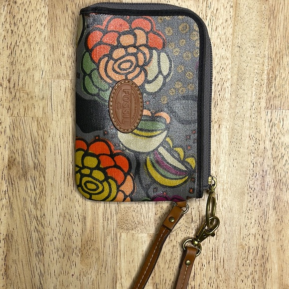 Fossil | Bags | Fossil Small Travel Coin Card Wallet Coated Floral ...